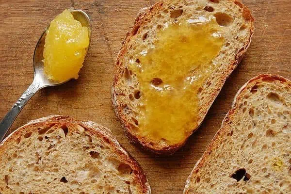 Na krajec chleba natrite med a posypte škoricou: Toto je dôvod, prečo ...